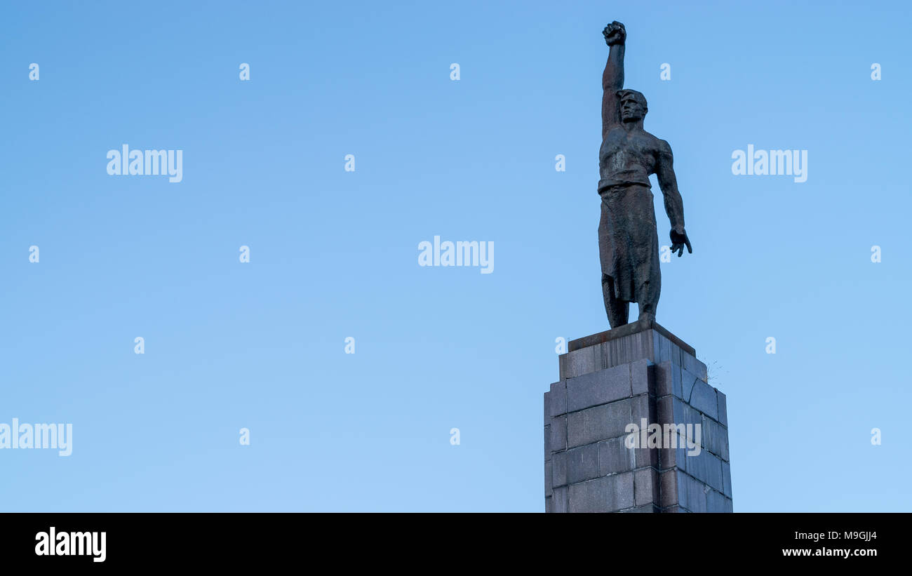 Soviet style statue hi-res stock photography and images - Alamy