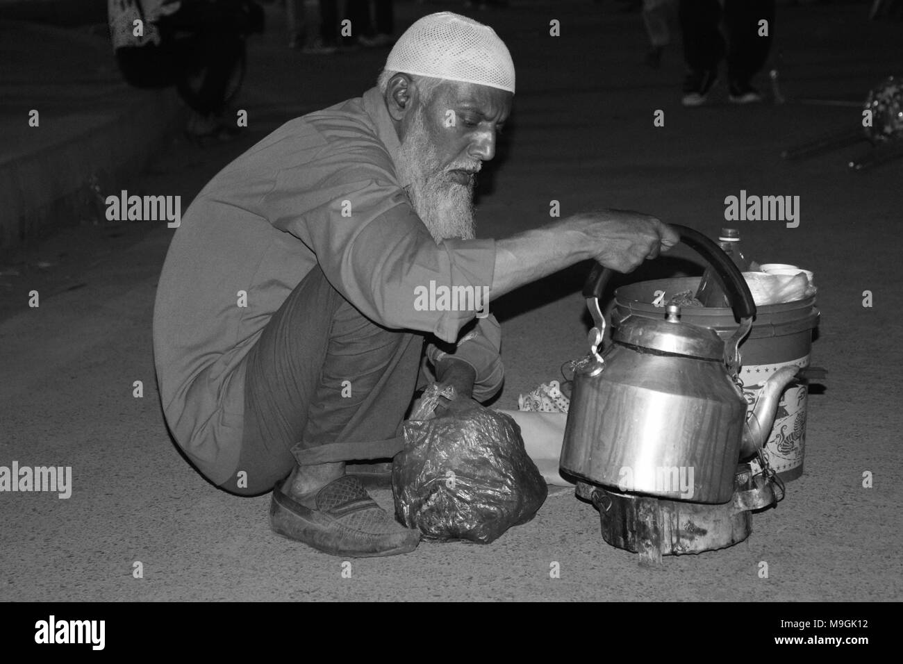 India gate tea stall hi-res stock photography and images - Alamy