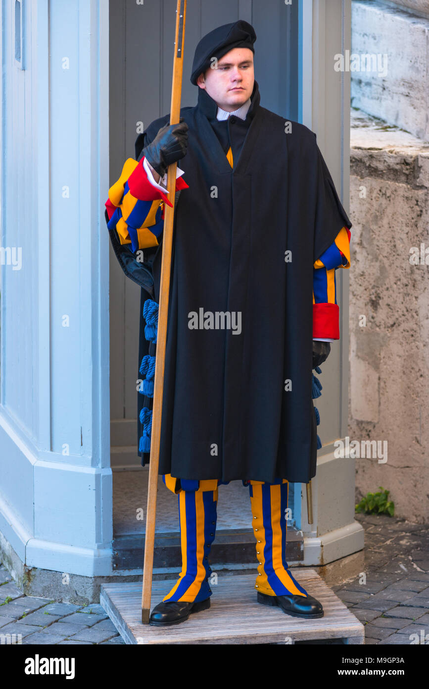 Members of the Pontifical Swiss Guard in Vatican City guarding St ...