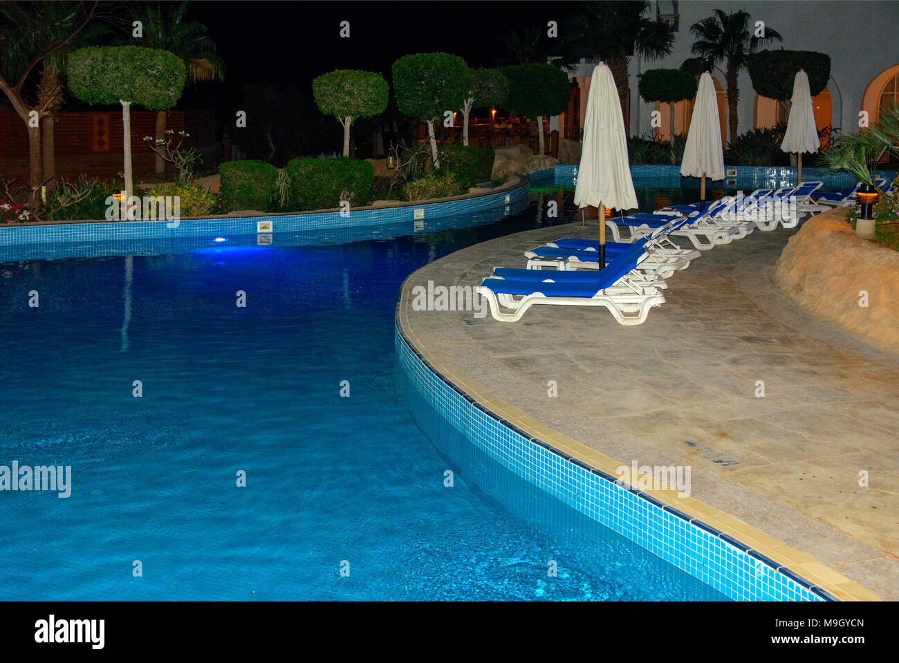 Pool lighting backyard hi-res stock photography and images - Alamy