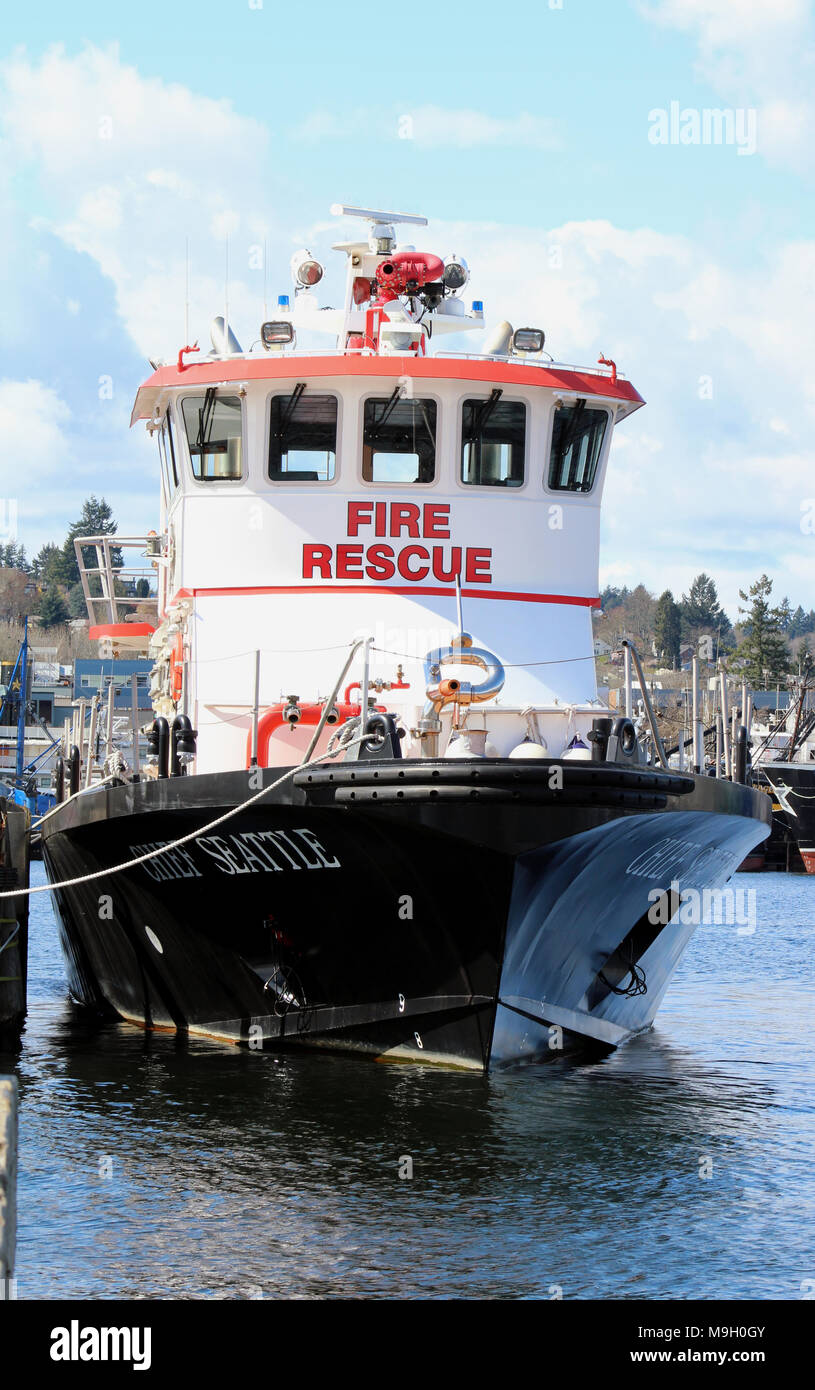 Fire and rescue boat moored at the Fishrman's Terminal in Seattle Stock ...