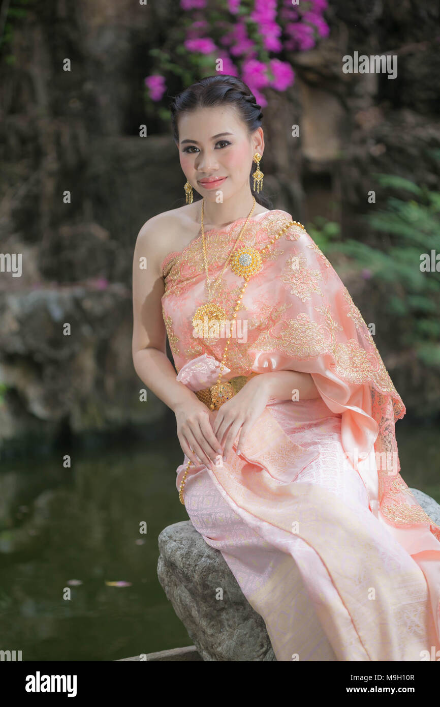 Thai clothing hi-res stock photography and images - Alamy