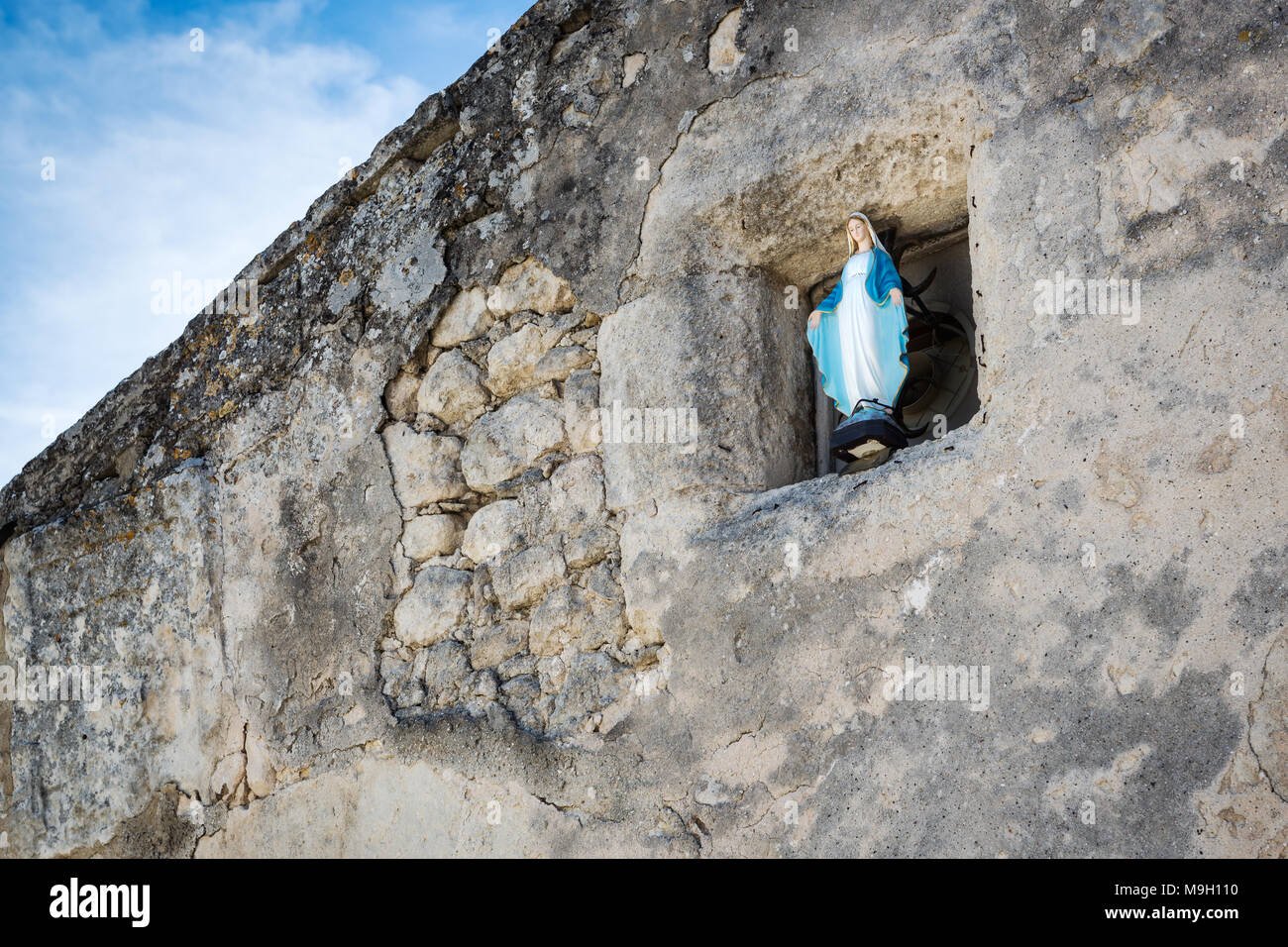 Apparition virgin mary hi-res stock photography and images - Alamy