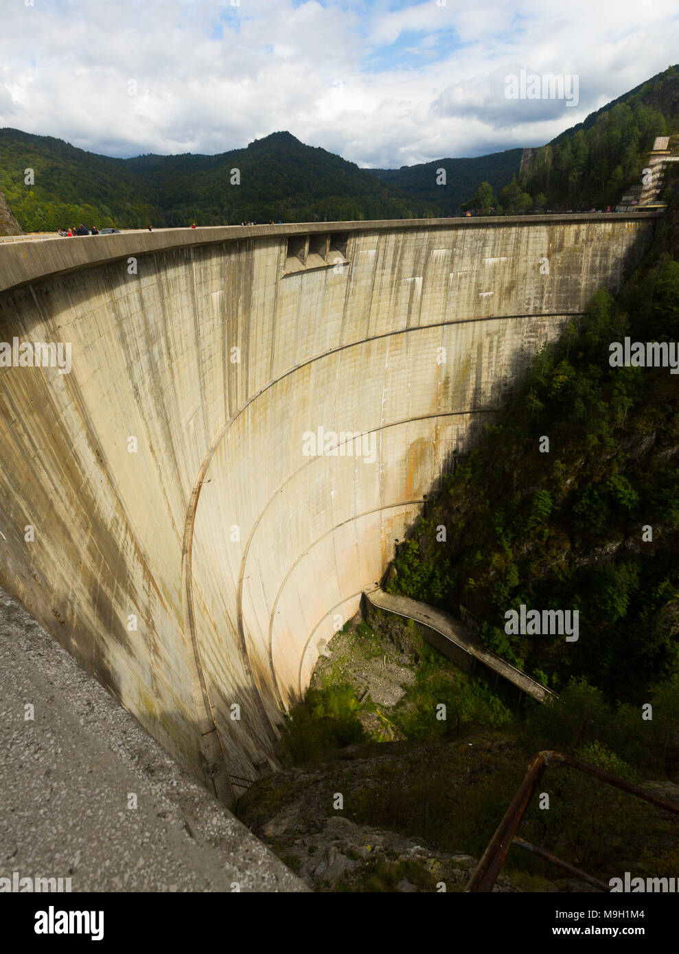 Image of Vidraru Dam in Romania Stock Photo - Alamy