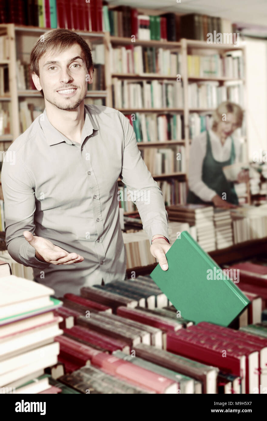 Customer looking new collection hi-res stock photography and images - Alamy