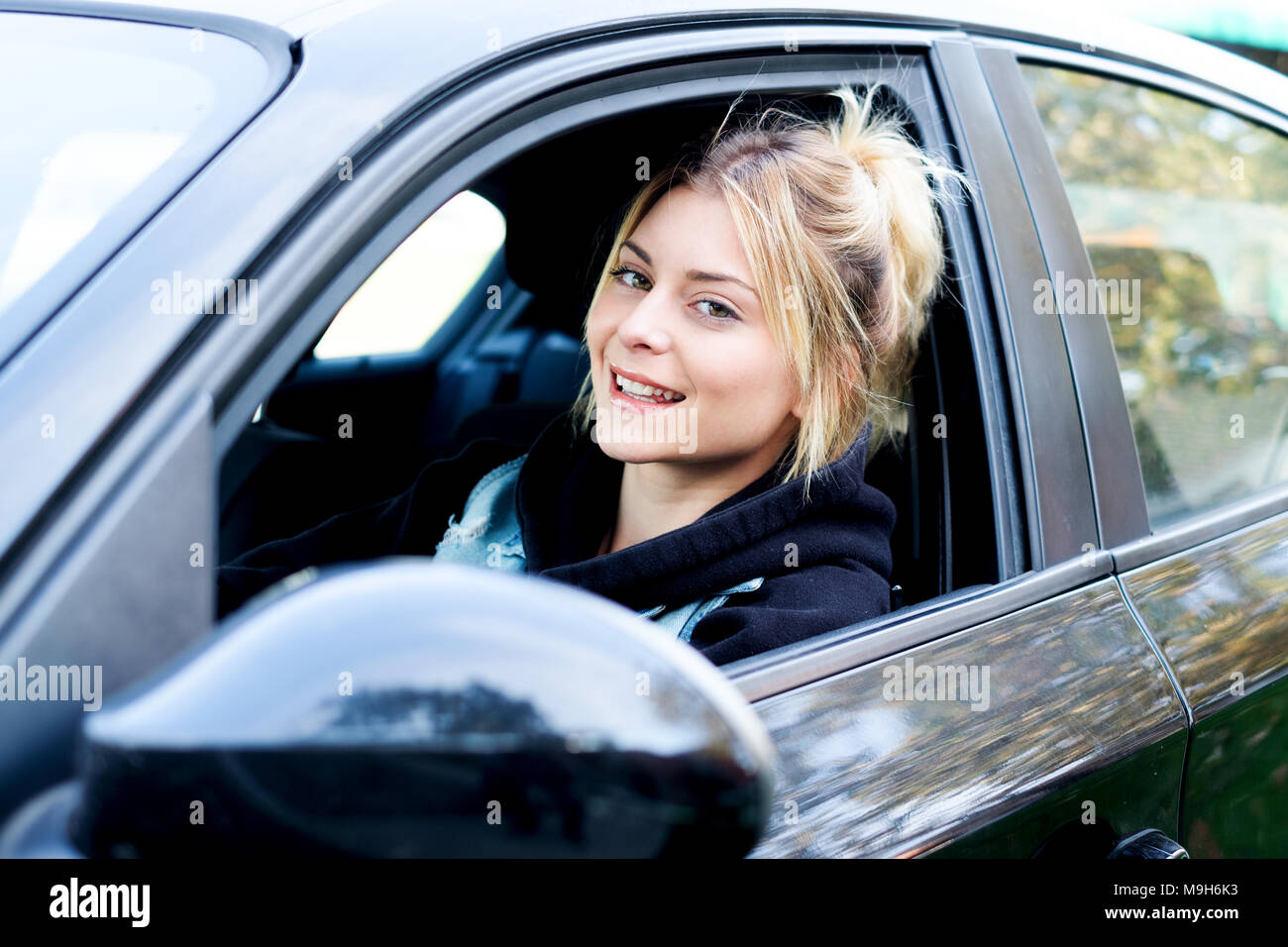 Girl driving school hi-res stock photography and images - Alamy