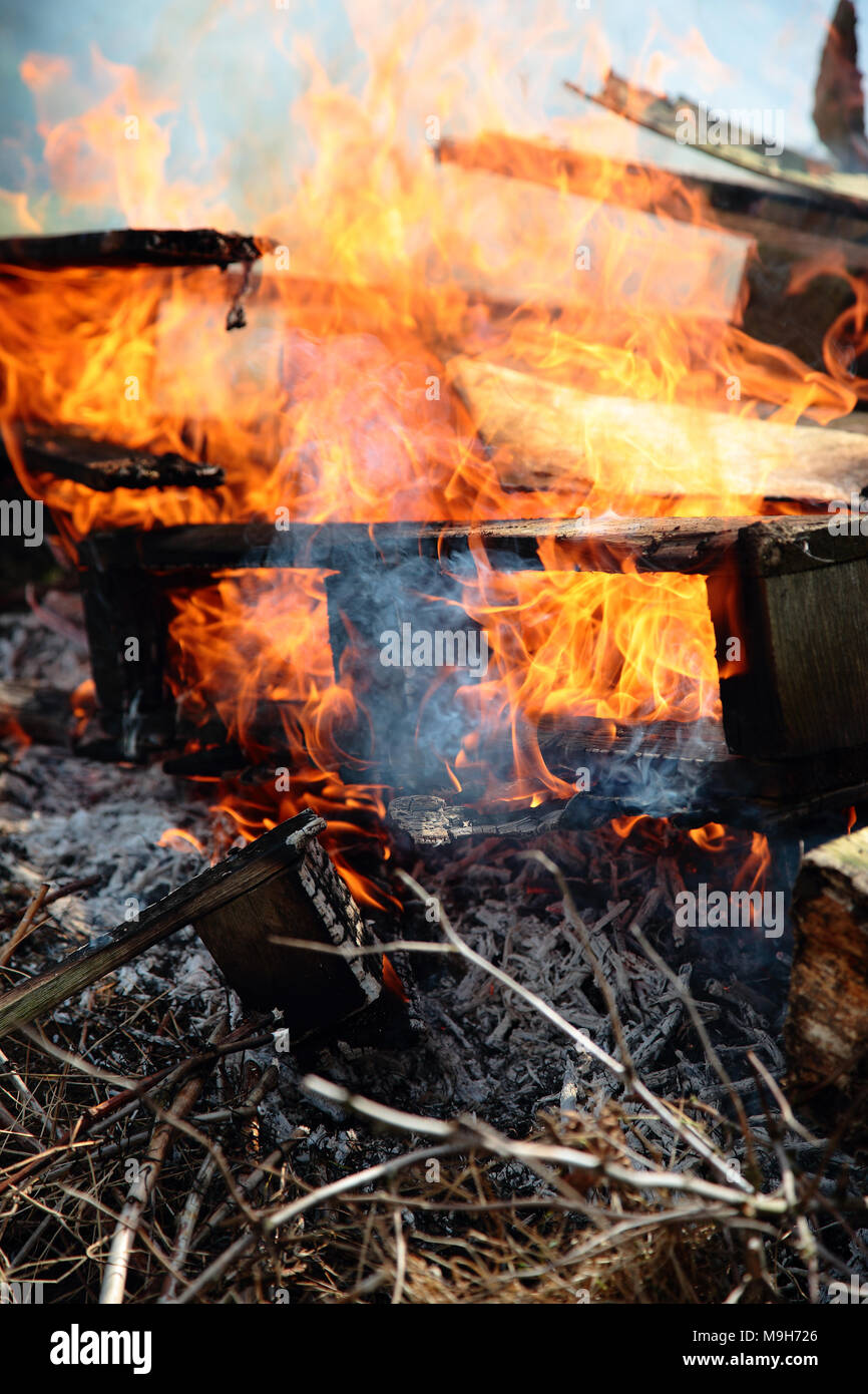 Burning pallets and garden waste on an allotment Stock Photo - Alamy