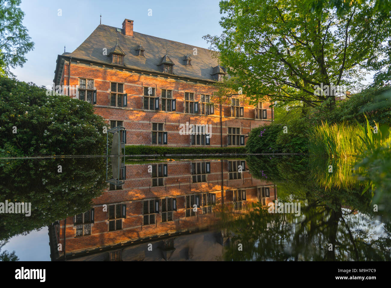 Renaissance water castle hi-res stock photography and images - Alamy