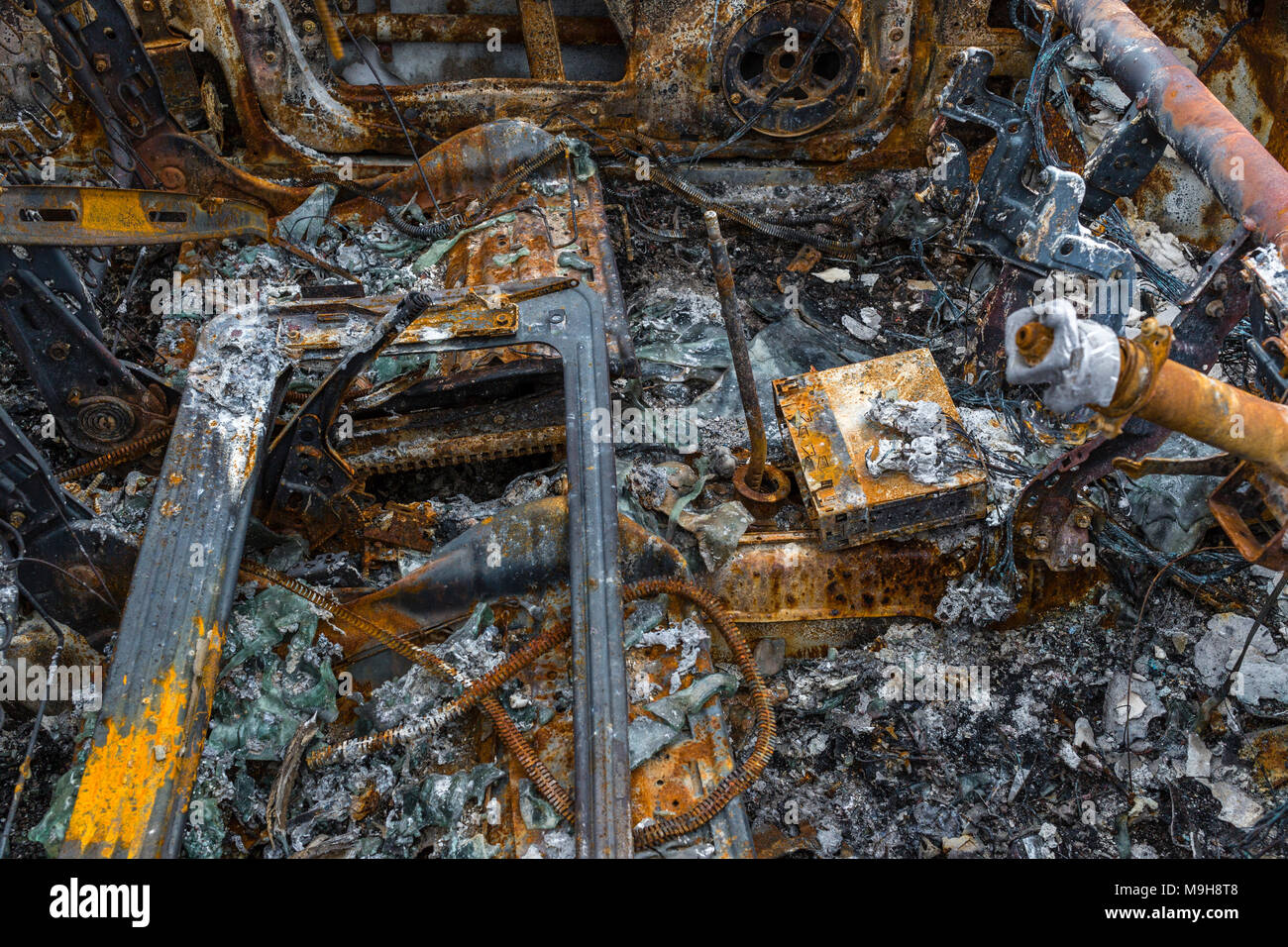 Burnt out abandoned car hi-res stock photography and images - Alamy