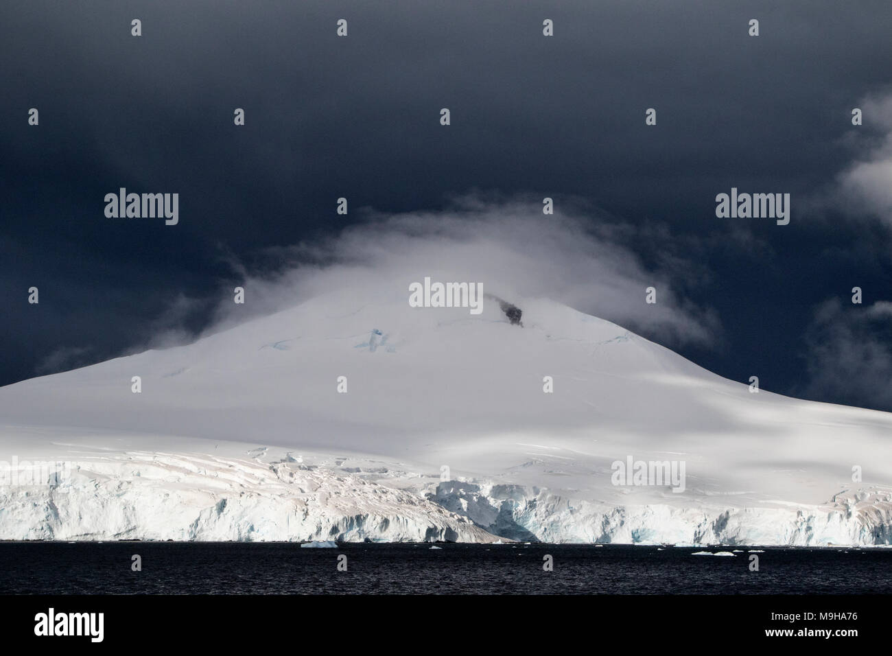 Port lockroy research station hi-res stock photography and images - Alamy