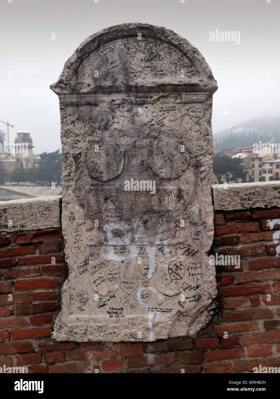 Defaced monument hi-res stock photography and images - Alamy