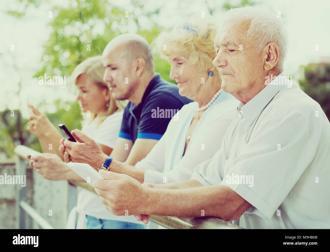 Italian friends talk hi-res stock photography and images - Alamy