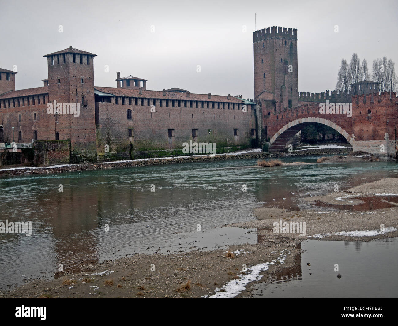 The Castelvecchio and the Castelvecchio Bridge in Verona Stock Photo ...