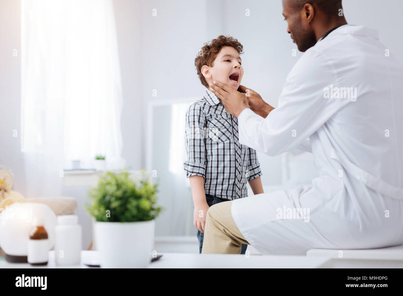 Healthy tonsils hi-res stock photography and images - Alamy