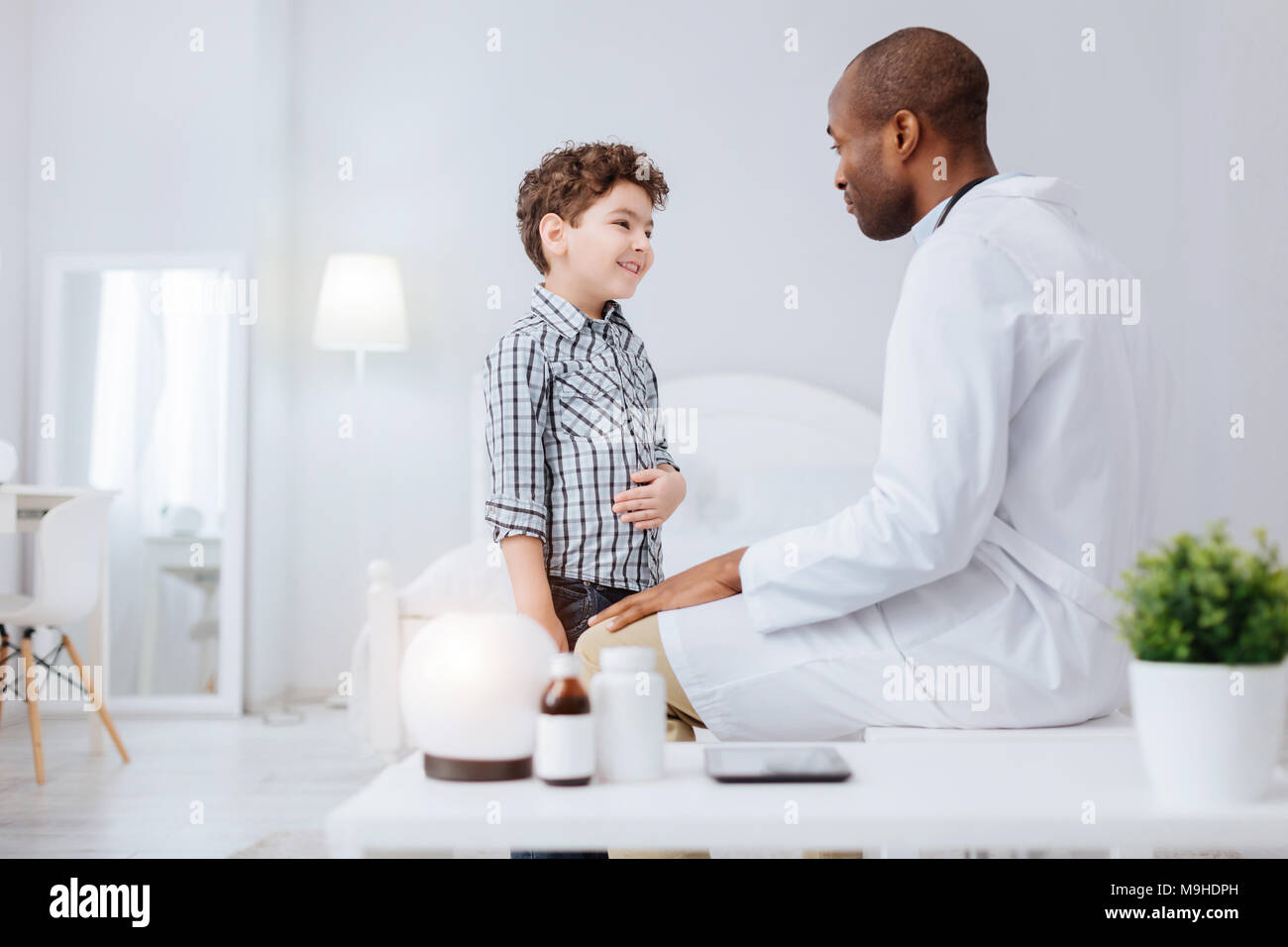 Child complaining hi-res stock photography and images - Alamy