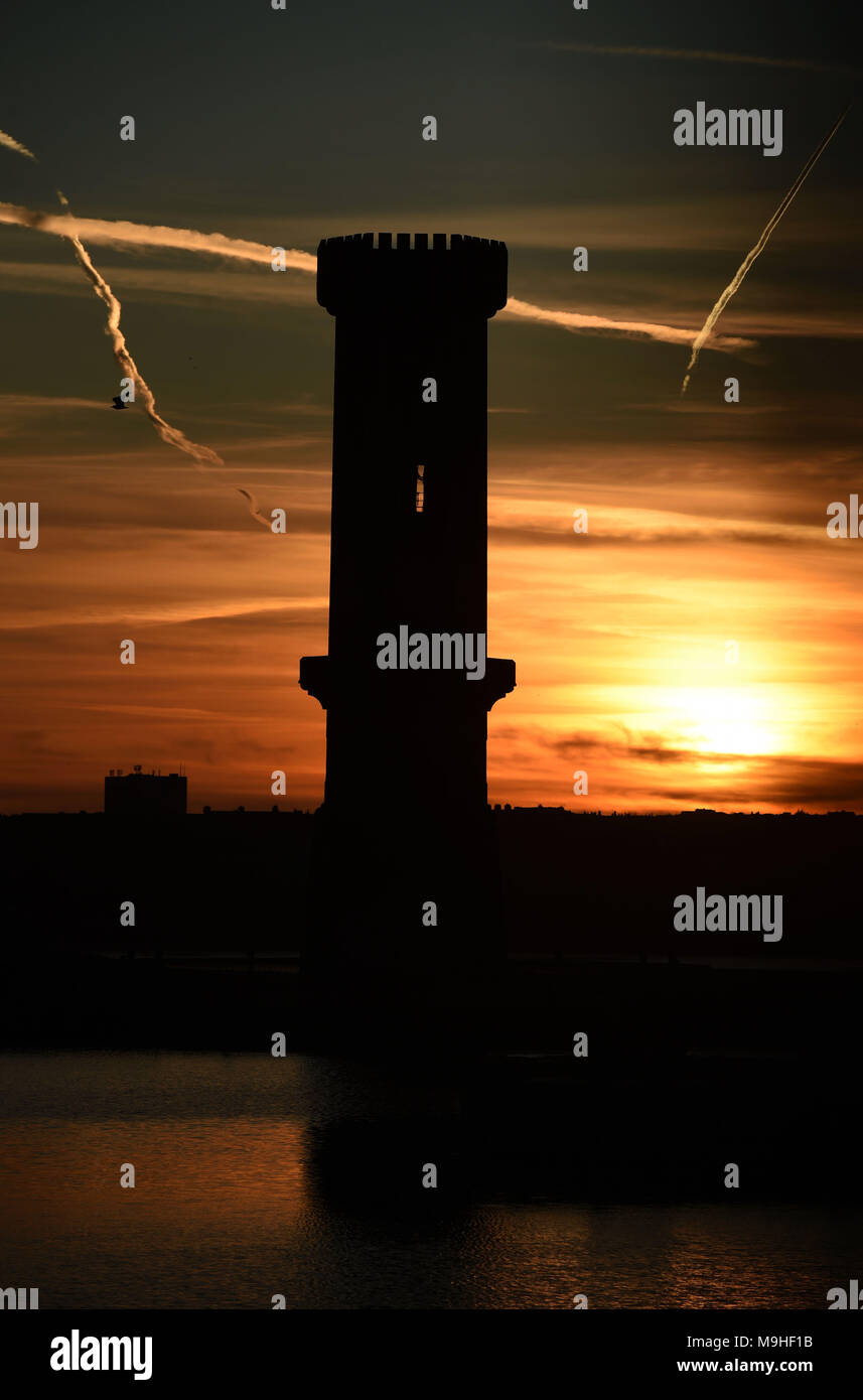 Weather sunset liverpool hi-res stock photography and images - Alamy