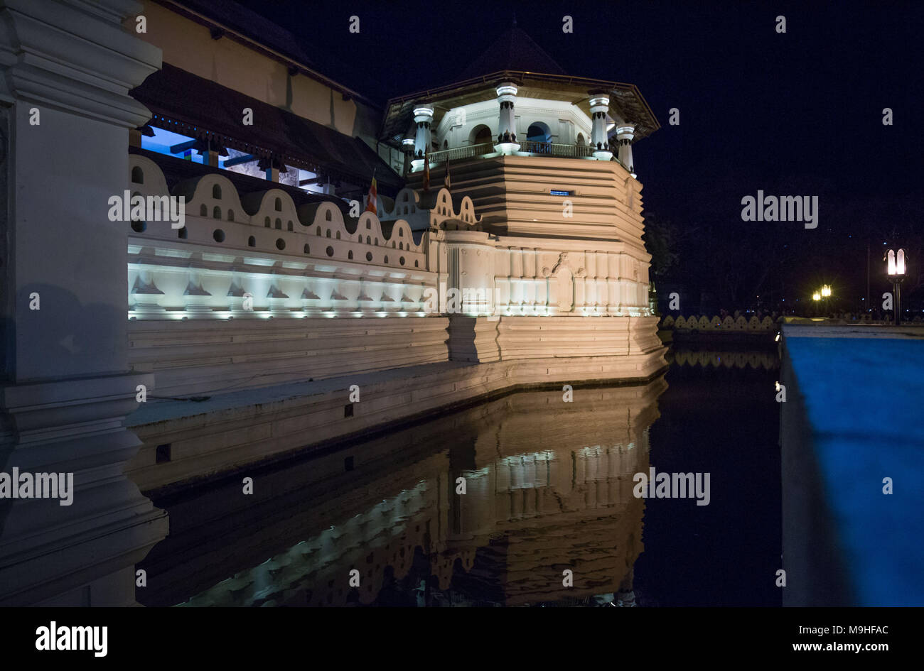 Sri dalada maligawa paththirippuwa hi-res stock photography and images ...