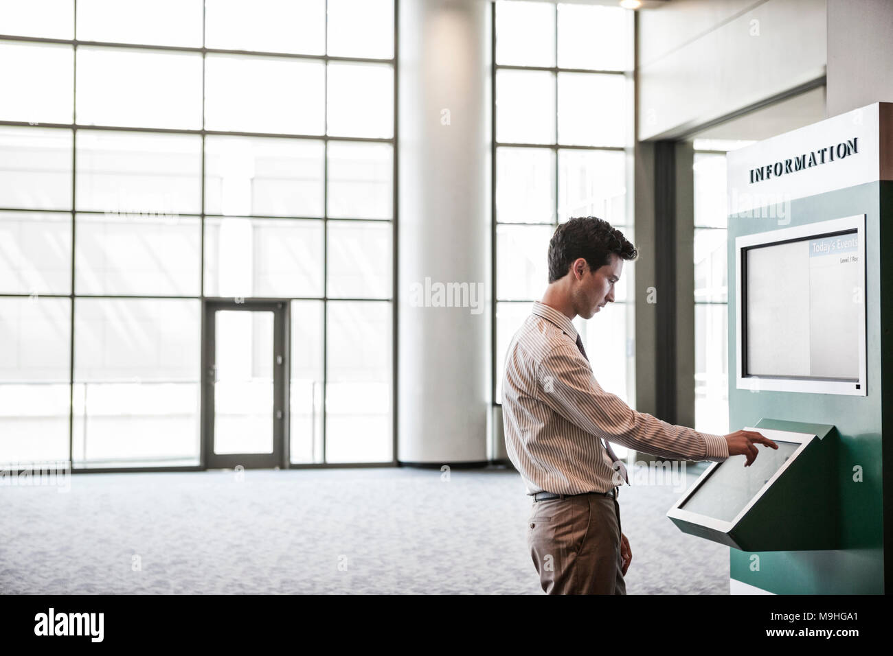 Atm lobby hi-res stock photography and images - Alamy