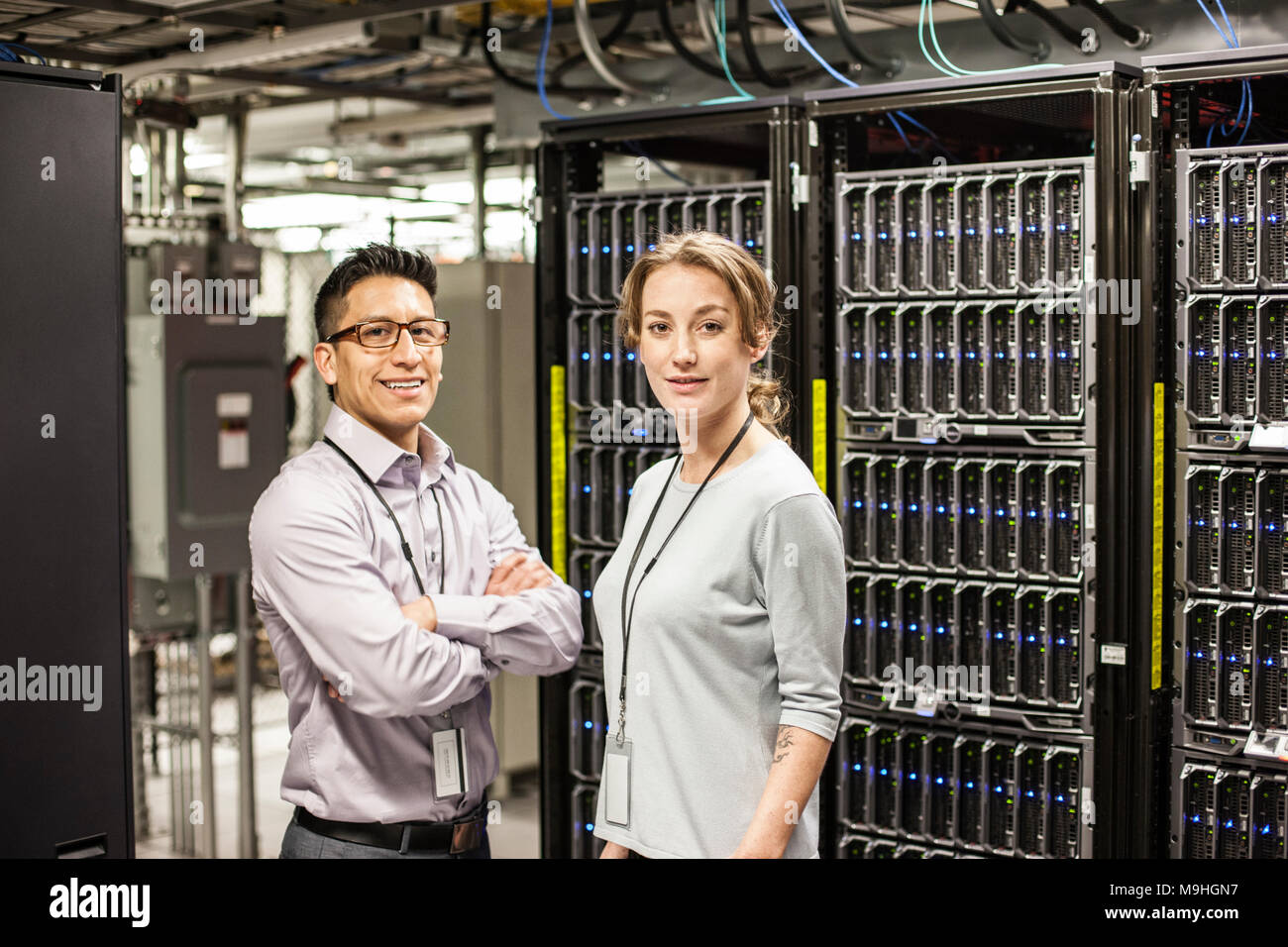 It technicians computer room hi-res stock photography and images - Alamy