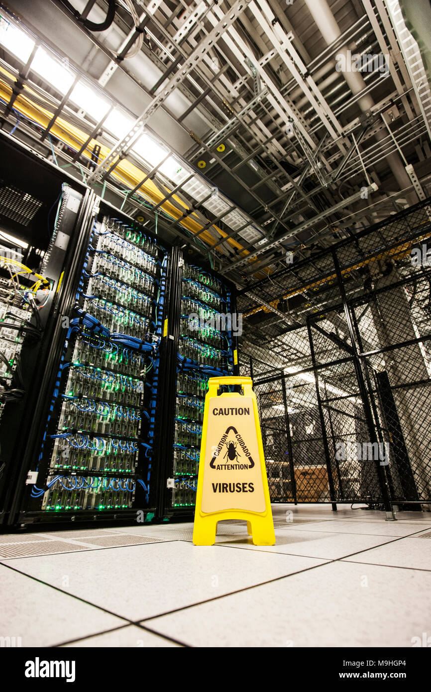 Server farm facility hi-res stock photography and images - Alamy