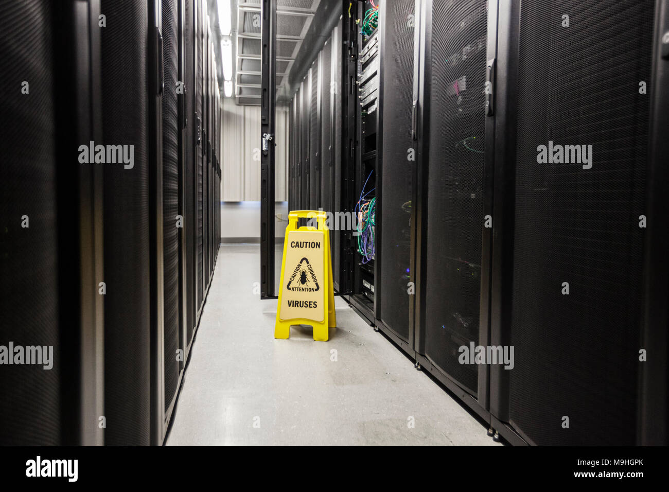 Server farm facility hi-res stock photography and images - Alamy
