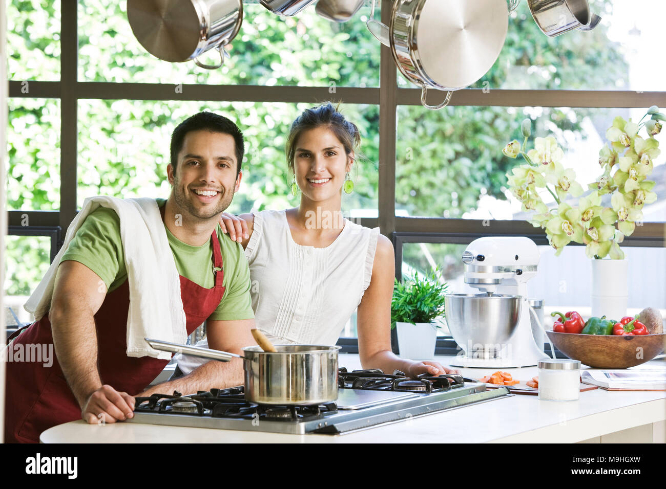 Cuban woman kitchen hi-res stock photography and images - Alamy