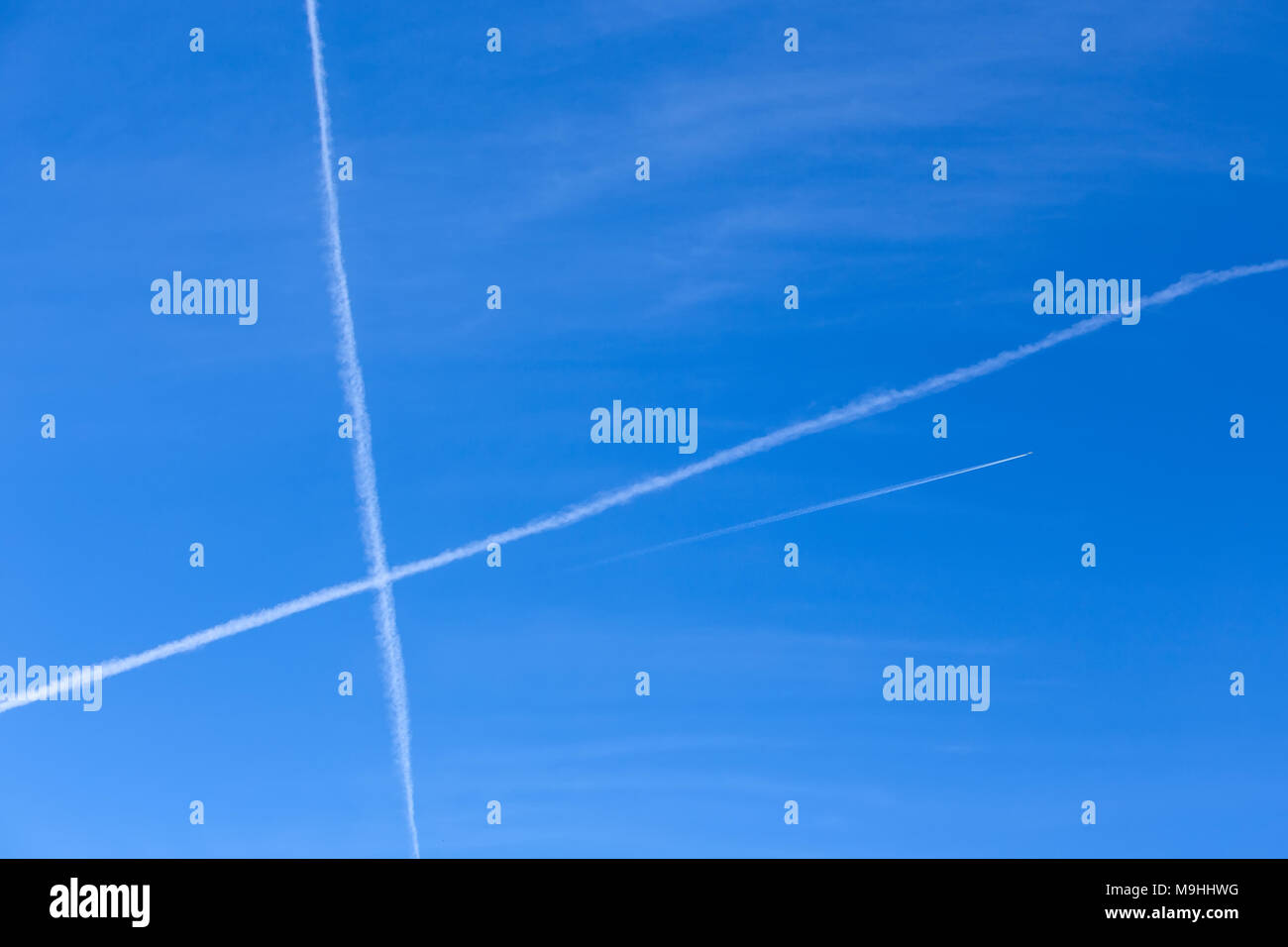 Sky trace jet tracing hi-res stock photography and images - Alamy