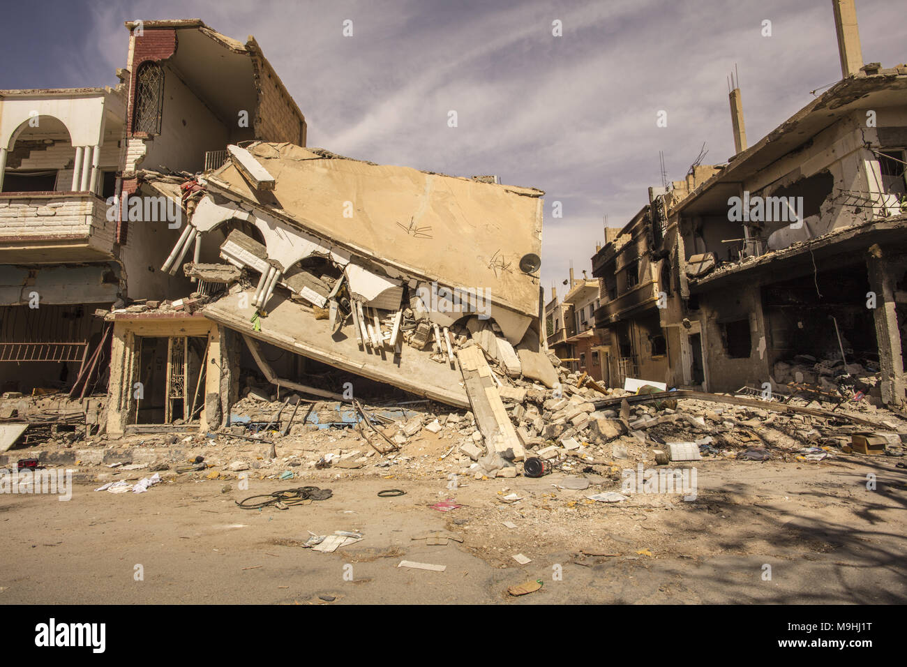 Syria ancient wall desert hi-res stock photography and images - Alamy