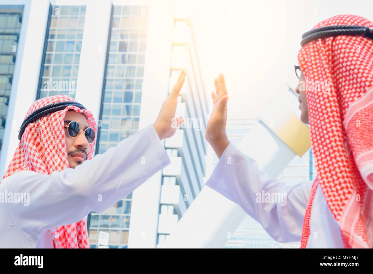 Saudi business meeting hi-res stock photography and images - Alamy