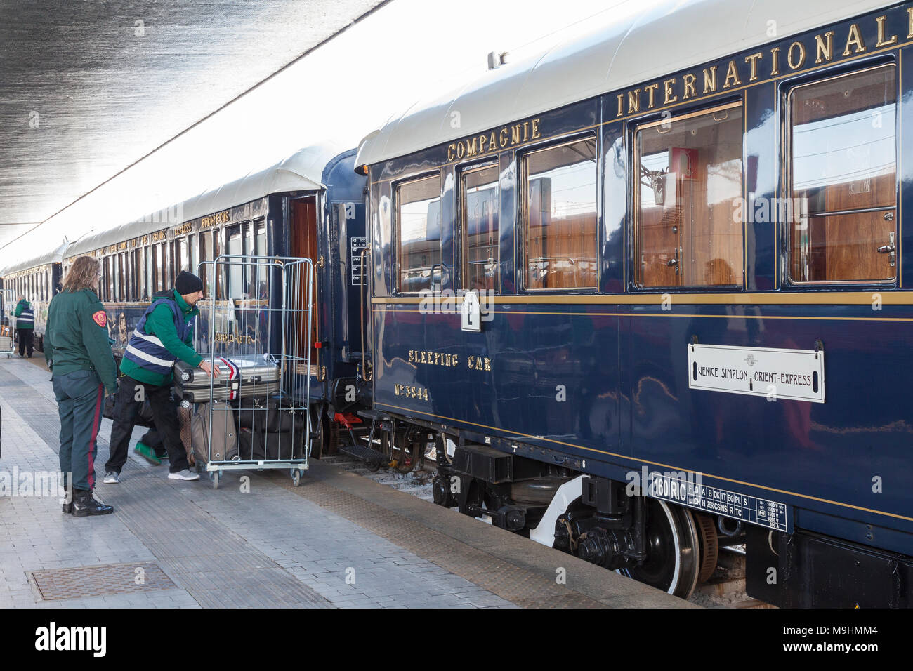 Railway porter with trolley of luggage hi-res stock photography and ...