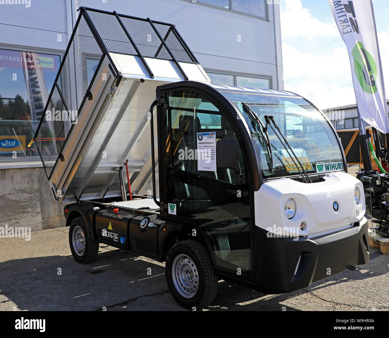 Electric utility truck hi-res stock photography and images - Alamy