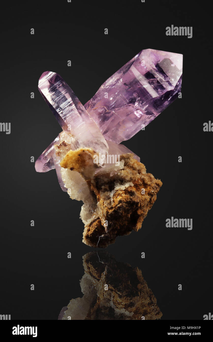 Purple diamond stone hi-res stock photography and images - Alamy