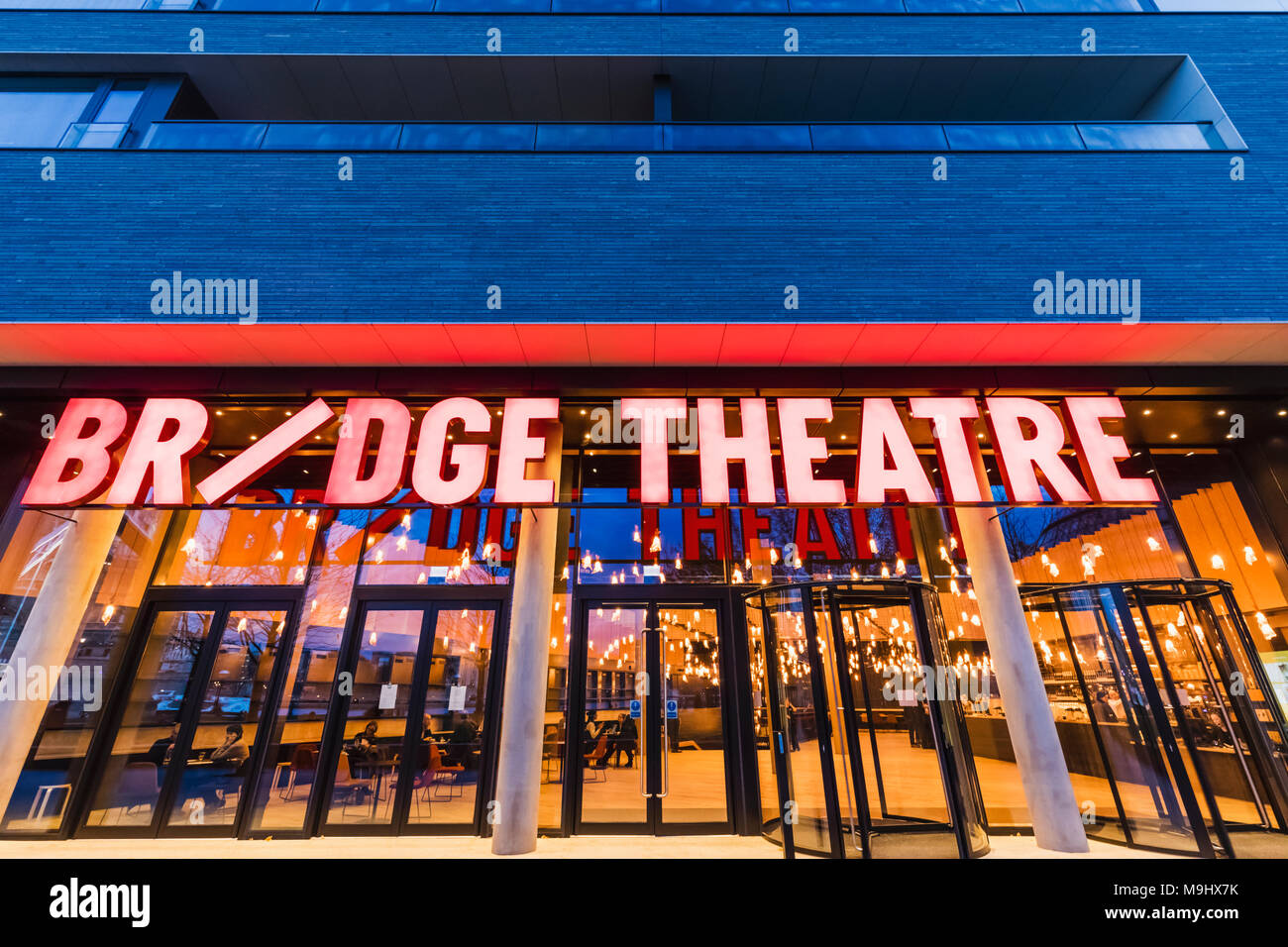 The bridge theatre london hi-res stock photography and images - Alamy
