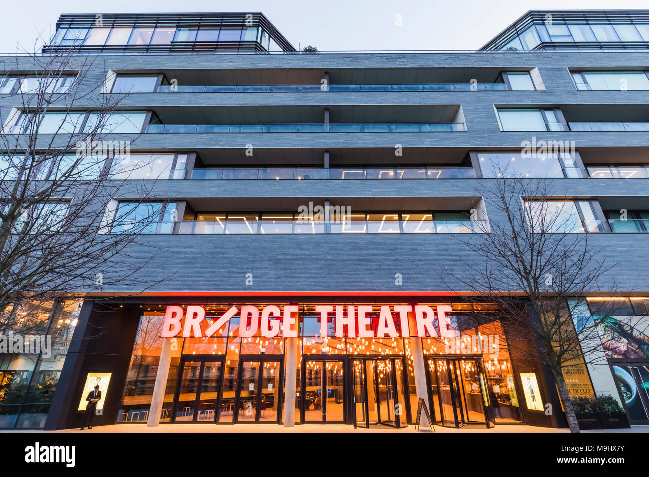 The bridge theatre london hi-res stock photography and images - Alamy
