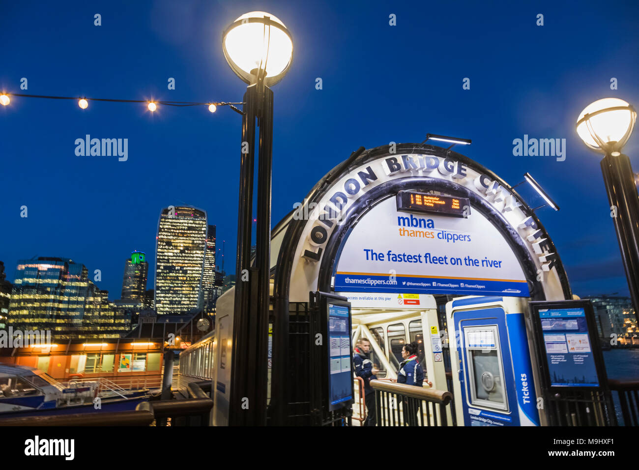 London bridge pier hi-res stock photography and images - Alamy
