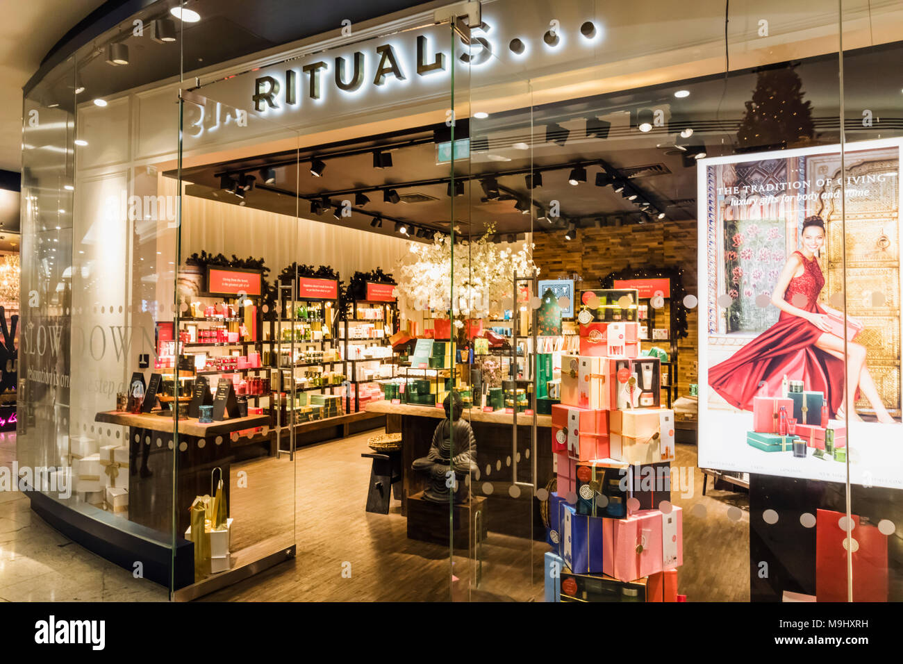 England, London, Canary Wharf Shopping Centre, Rituals Store Stock ...