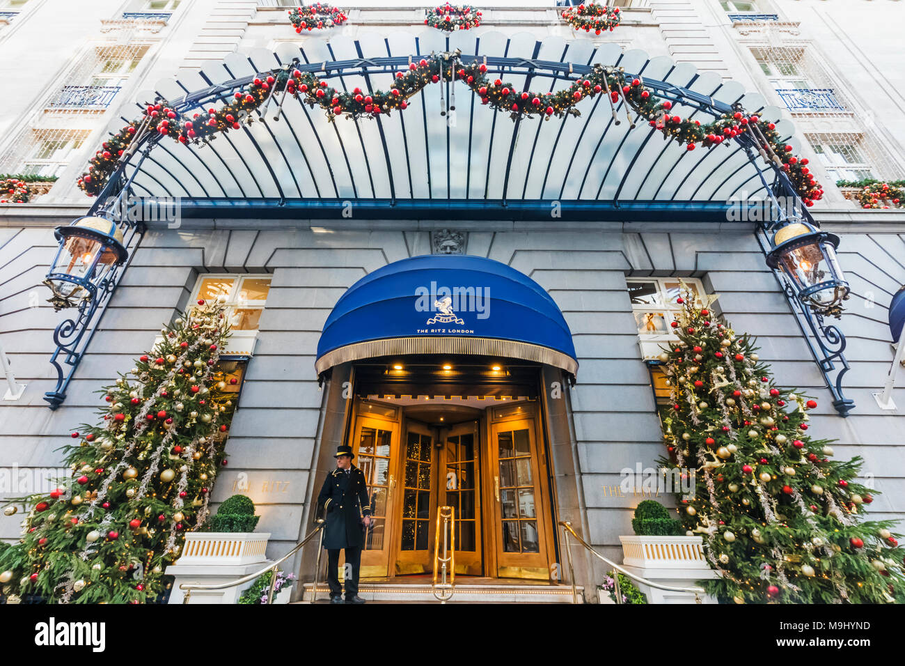 The ritz hotel london christmas hi-res stock photography and images - Alamy