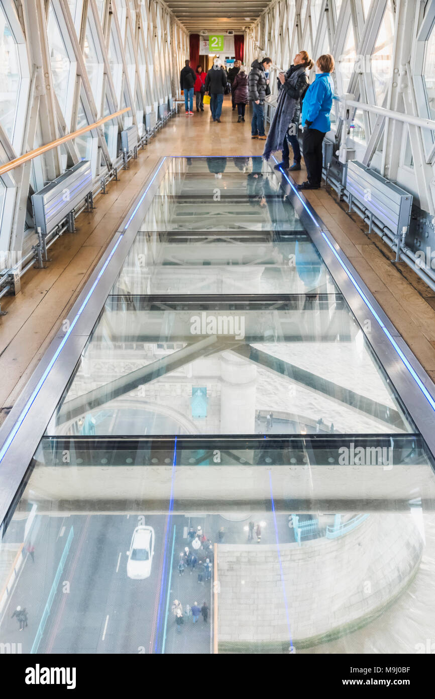 Tower bridge glass floor walkway hi-res stock photography and images ...