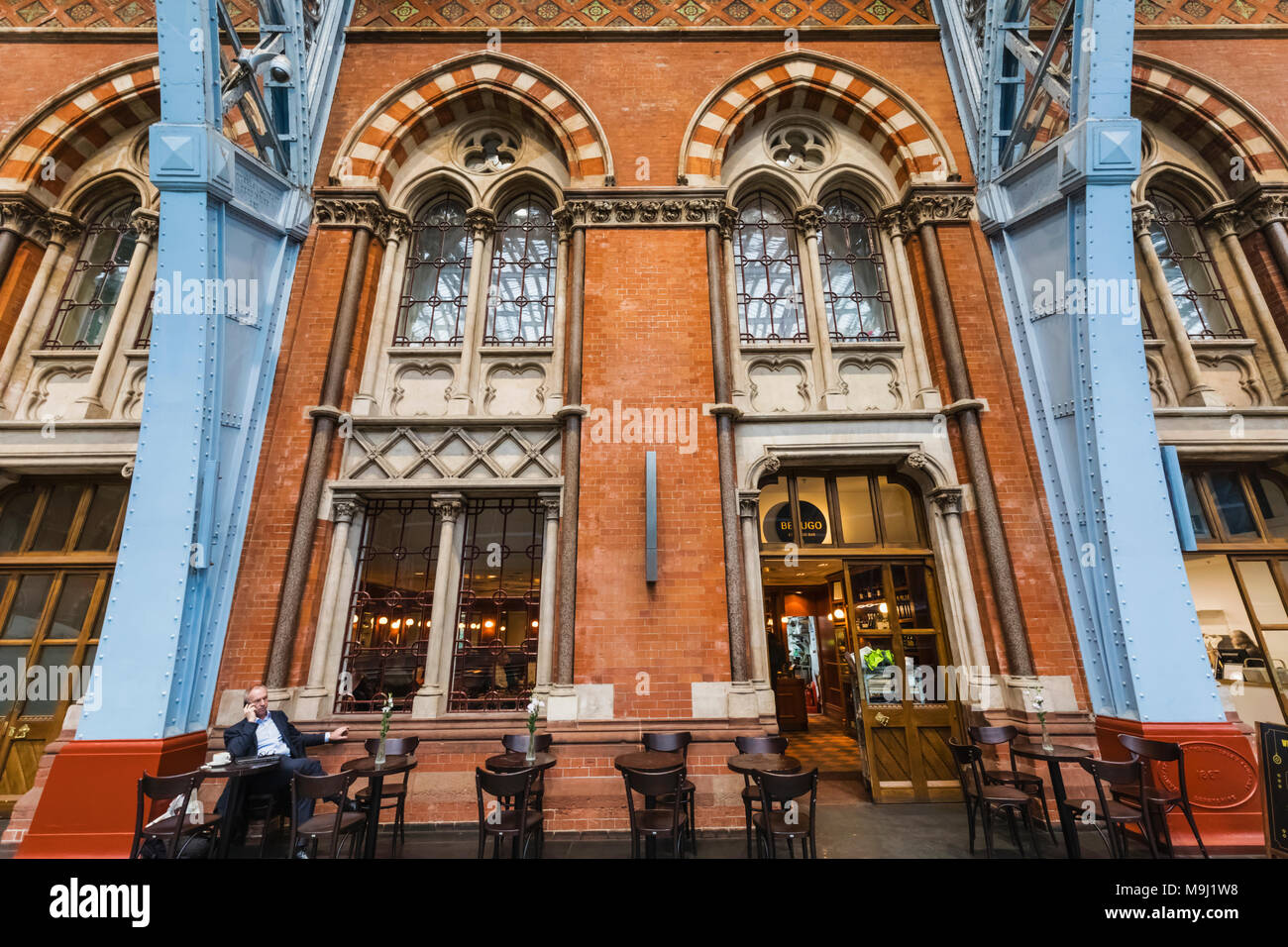 British library euston road london hi-res stock photography and images ...