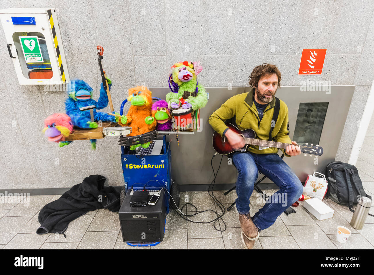 England, London, Underground, Busker Stock Photo - Alamy
