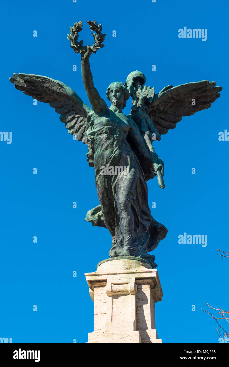 Victory statues hi-res stock photography and images - Alamy