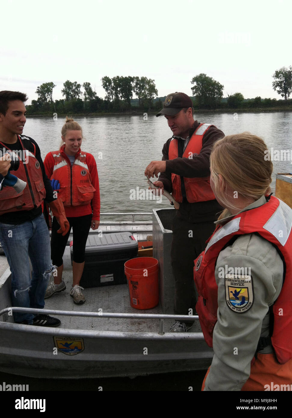 USFWS fisheries biologists explain why volunteers are needed to help ...