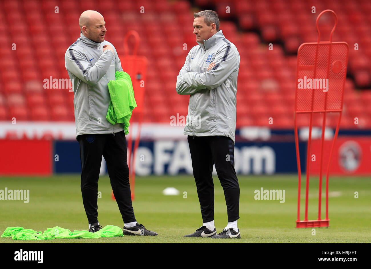 Assistant lee carsley hi-res stock photography and images - Alamy