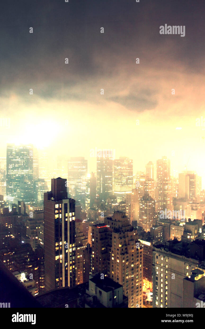 Nyc skyline night hi-res stock photography and images - Alamy