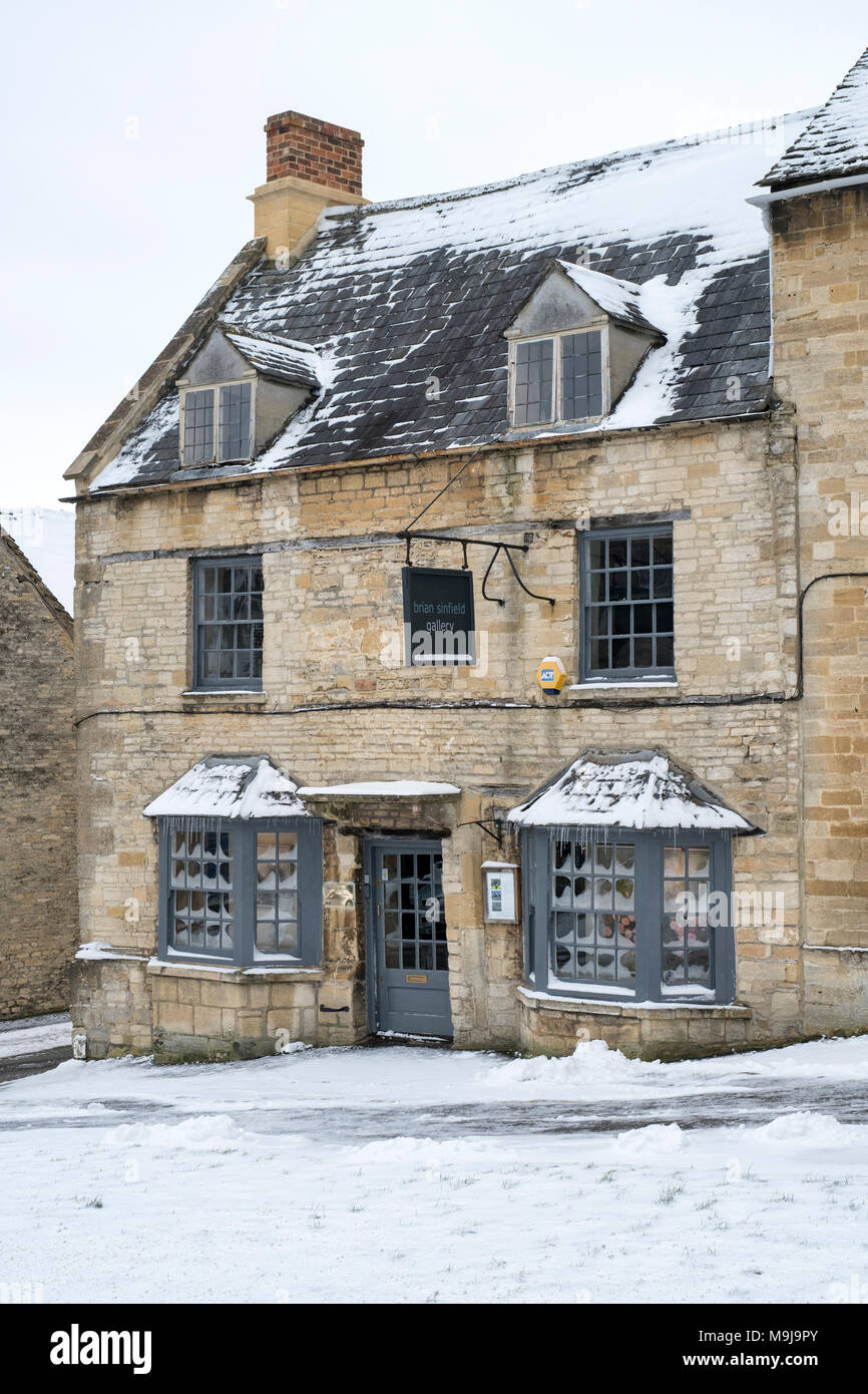 Burford gallery building hi-res stock photography and images - Alamy