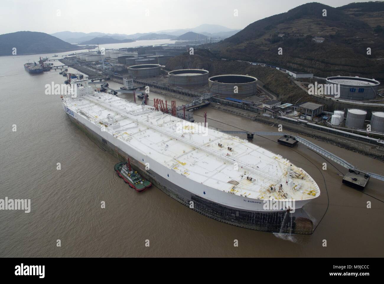 Supertanker ti europe hi-res stock photography and images - Alamy