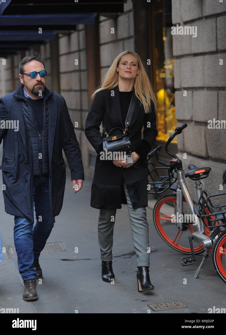 Milan, Michelle Hunziker and daughter Aurora are shopping together ...