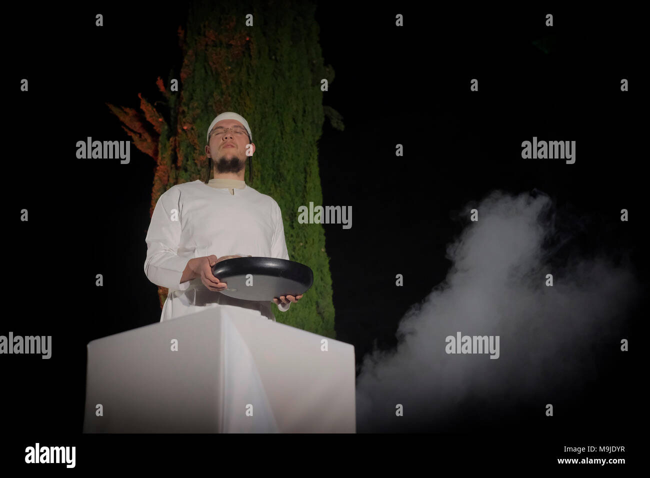 Jewish priest sacrifice hi-res stock photography and images - Alamy