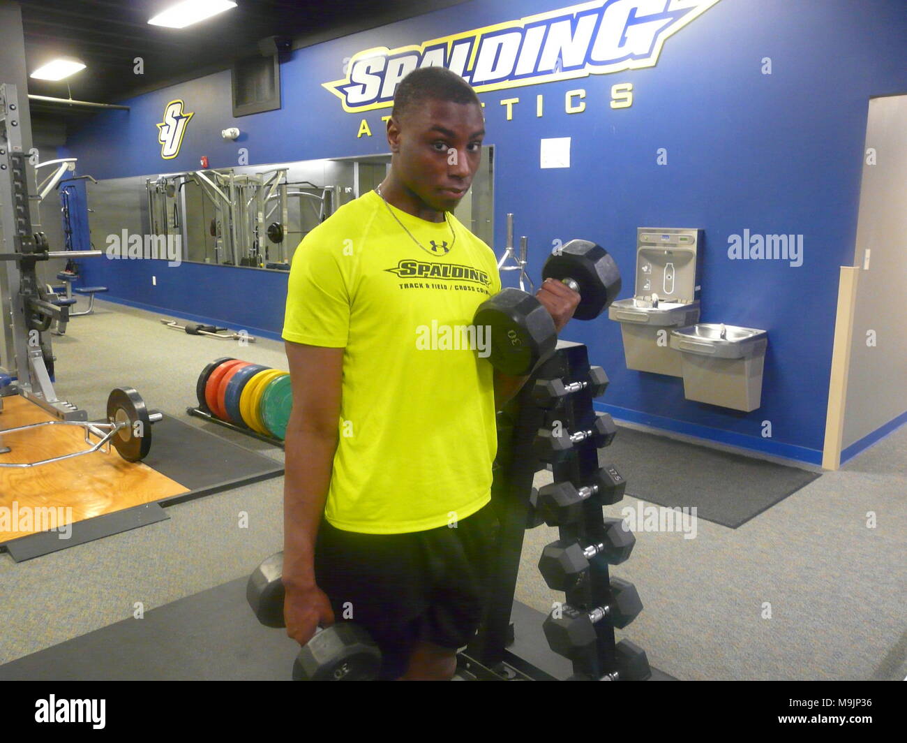 24.02.2018, USA, Louisville: An African-American student trains in the ...