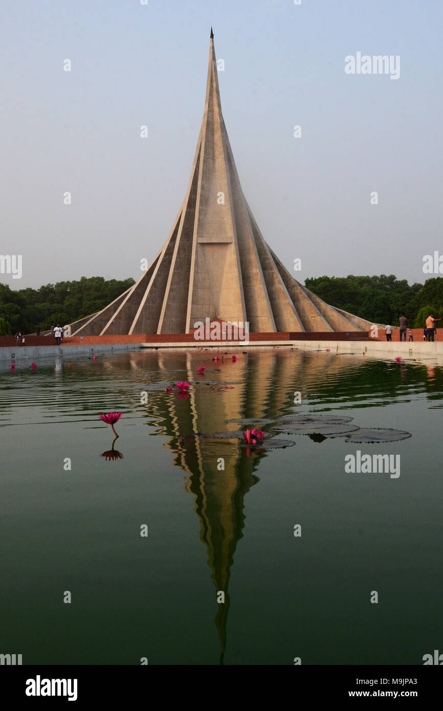 National memorial savar hi-res stock photography and images - Alamy